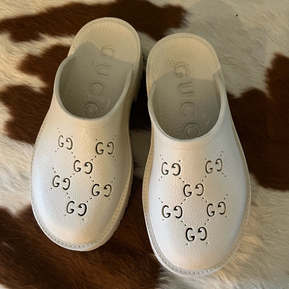 Beige Gucci Platform Clogs - Gem